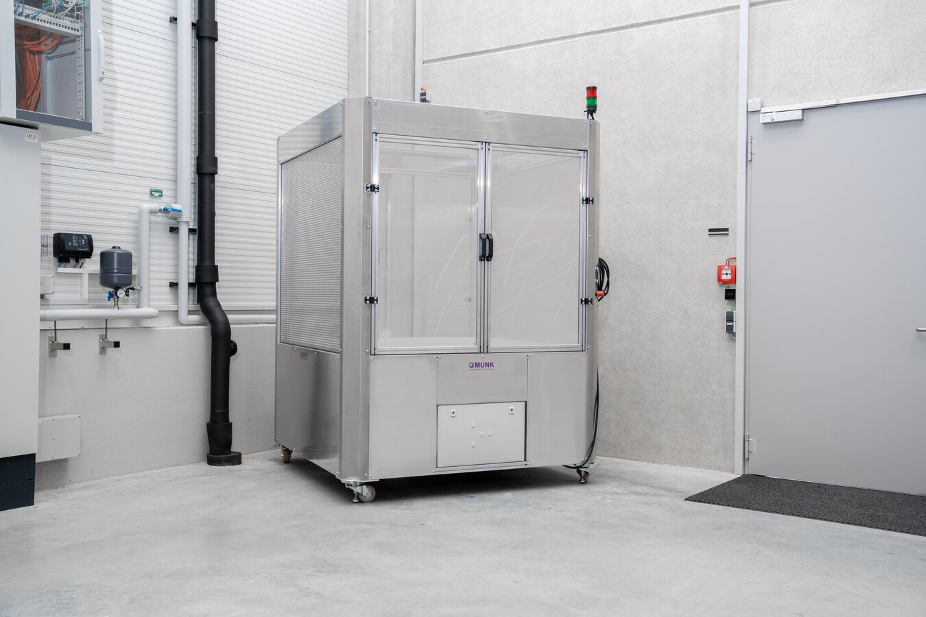 Enclosures made from aluminium profiles