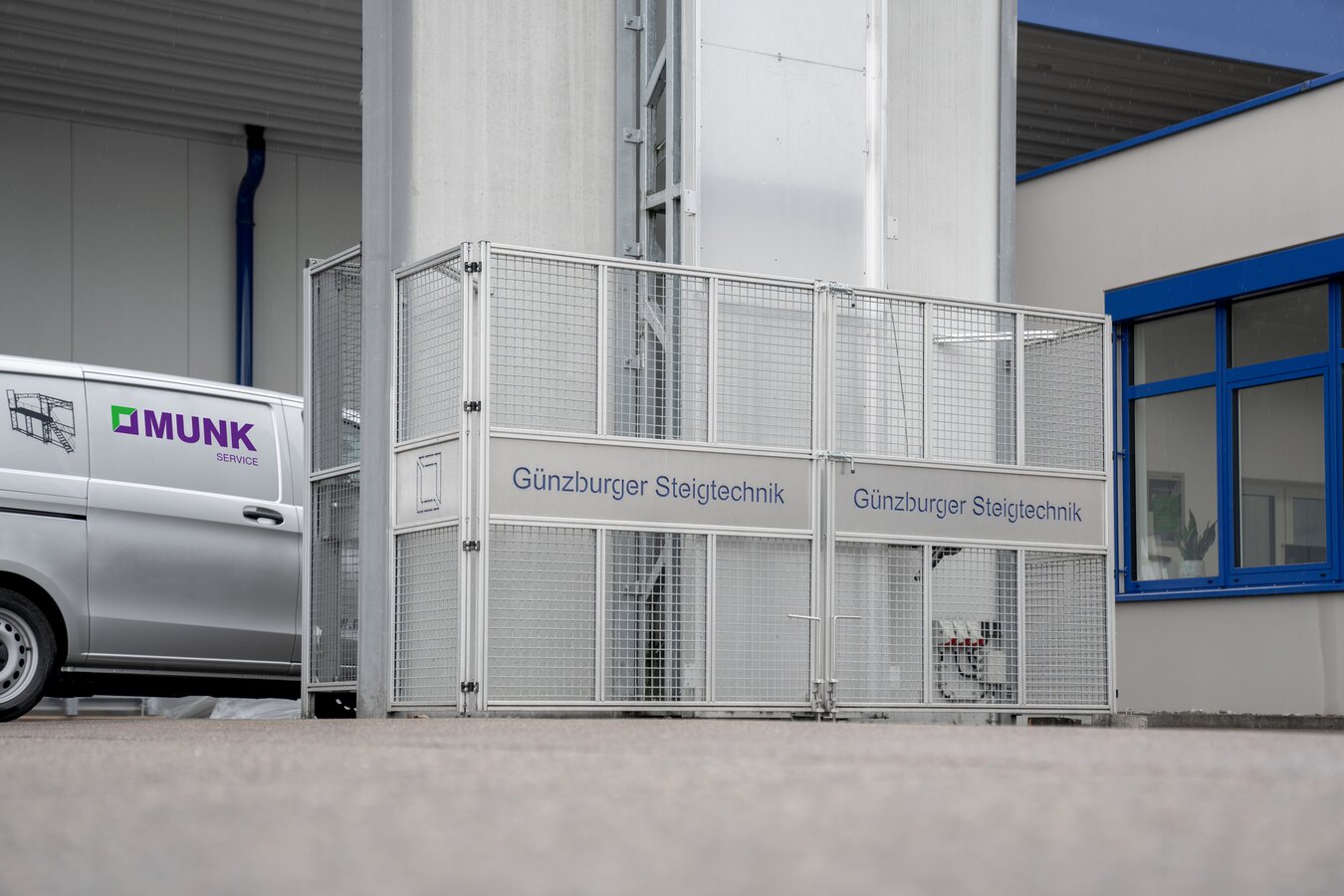 Enclosures made from aluminium profiles