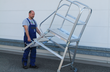 Platform stairs with single-sided access, with castors and handles,